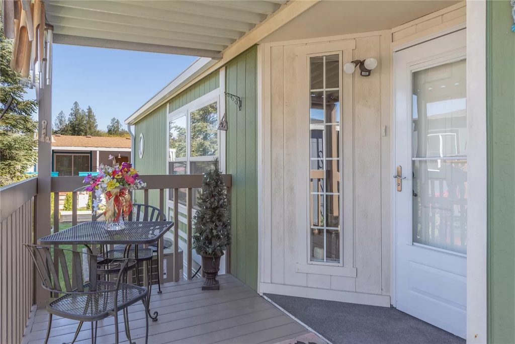 15 Stylish Mobile Home Exterior Entryway Ideas