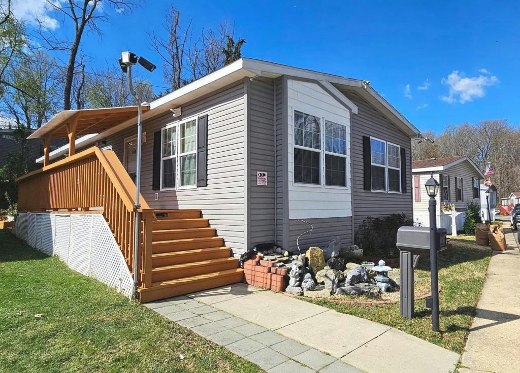 15 Stylish Mobile Home Exterior Entryway Ideas