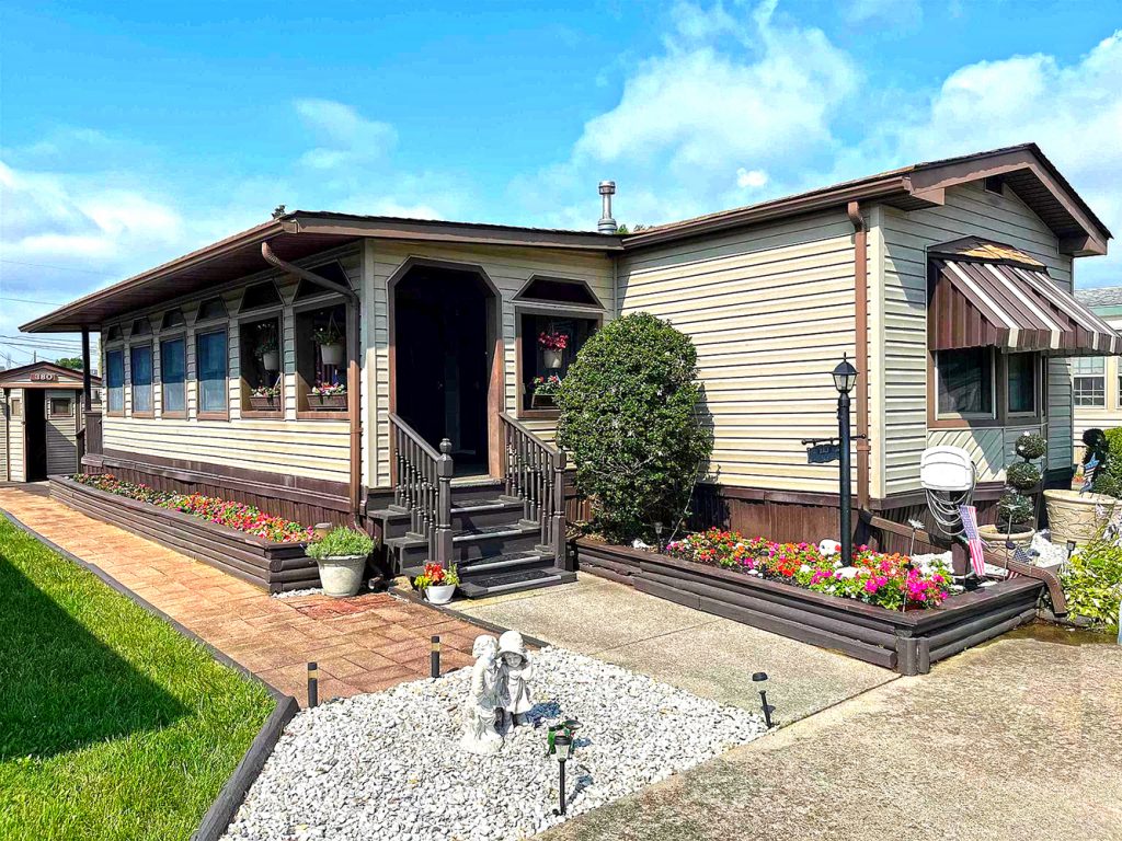 15 Mobile Home Porch Landscaping Ideas