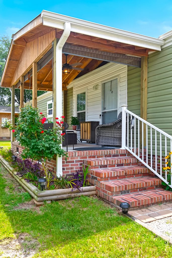 10 Mobile Home Uncovered Porch Ideas