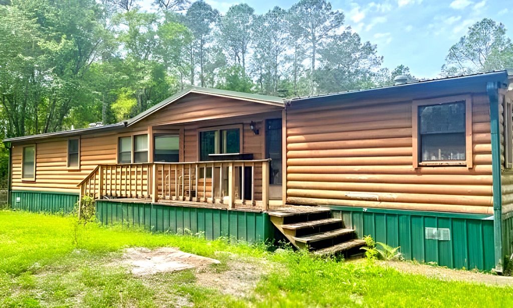 10 Mobile Home Rustic Skirting Ideas