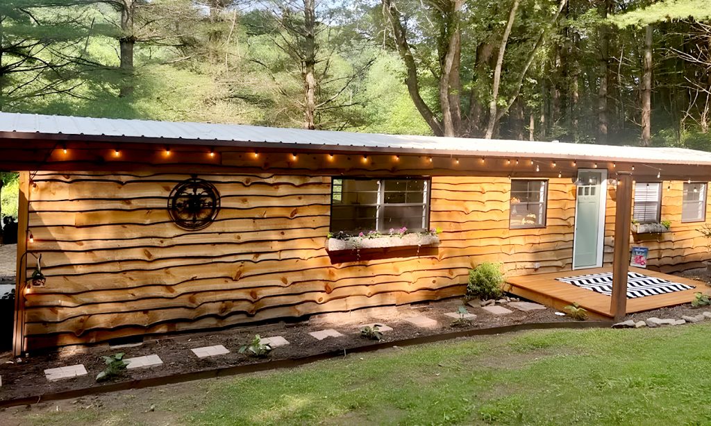 10 Mobile Home Rustic Skirting Ideas