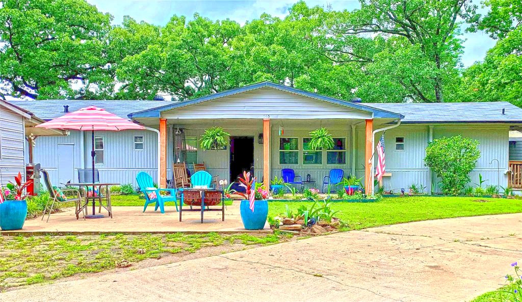 15 Rustic Mobile Home Landscaping Ideas