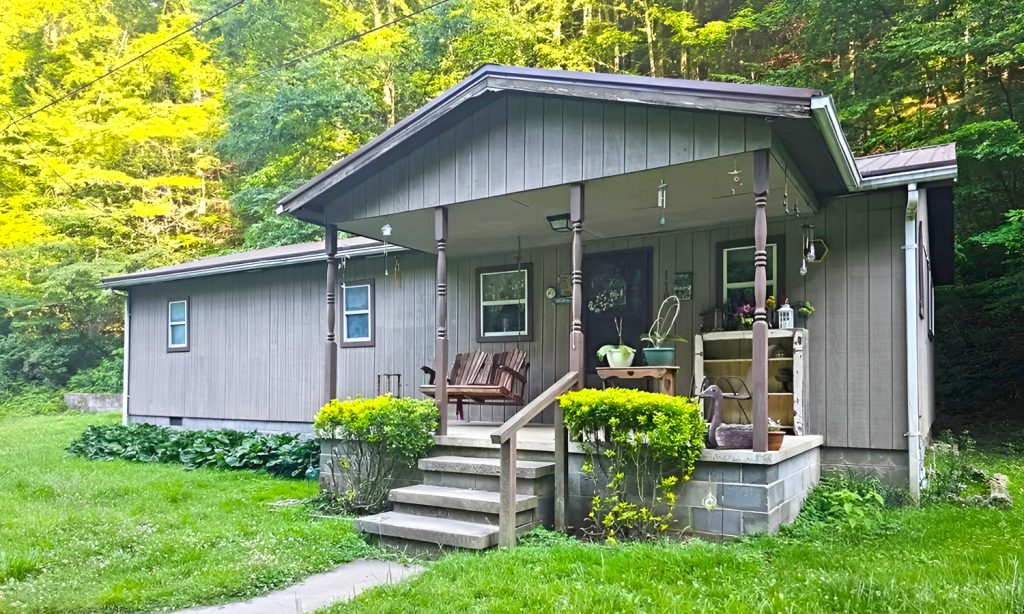 15 Rustic Mobile Home Landscaping Ideas