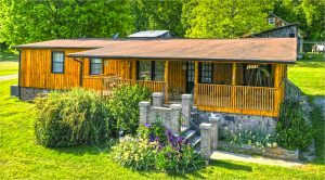 15 Rustic Mobile Home Landscaping Ideas