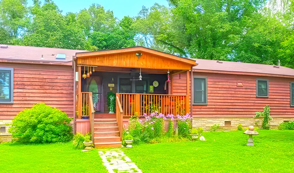 10 Mobile Home Rustic Exterior Ideas