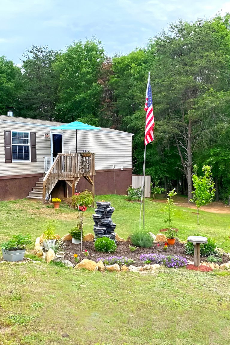 20 Mobile Home Rock Garden Ideas