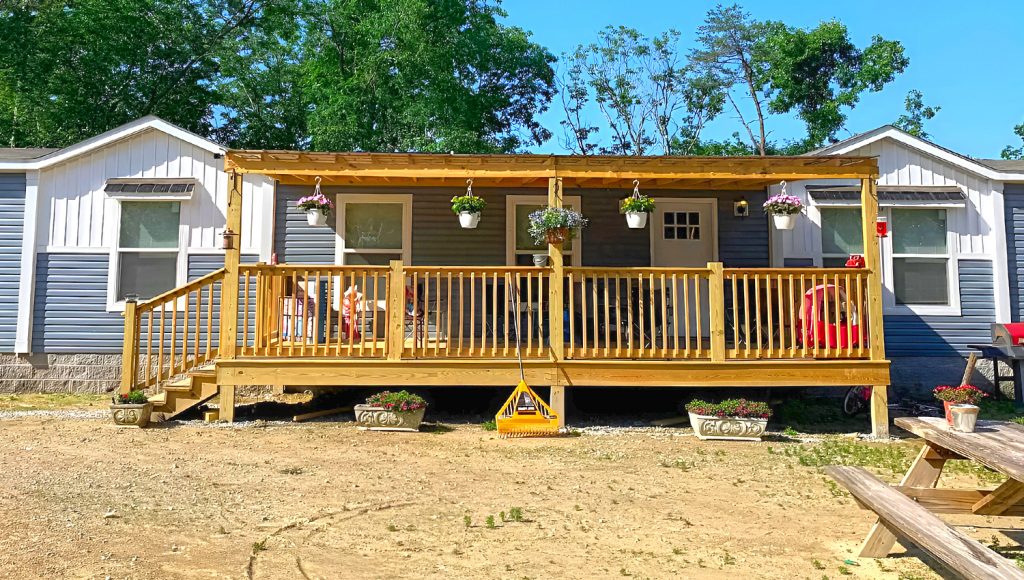 15 Farmhouse Mobile Home Exterior Ideas