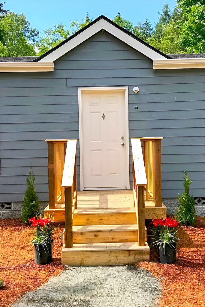 10 Gray Mobile Home Exterior Color Schemes Ideas