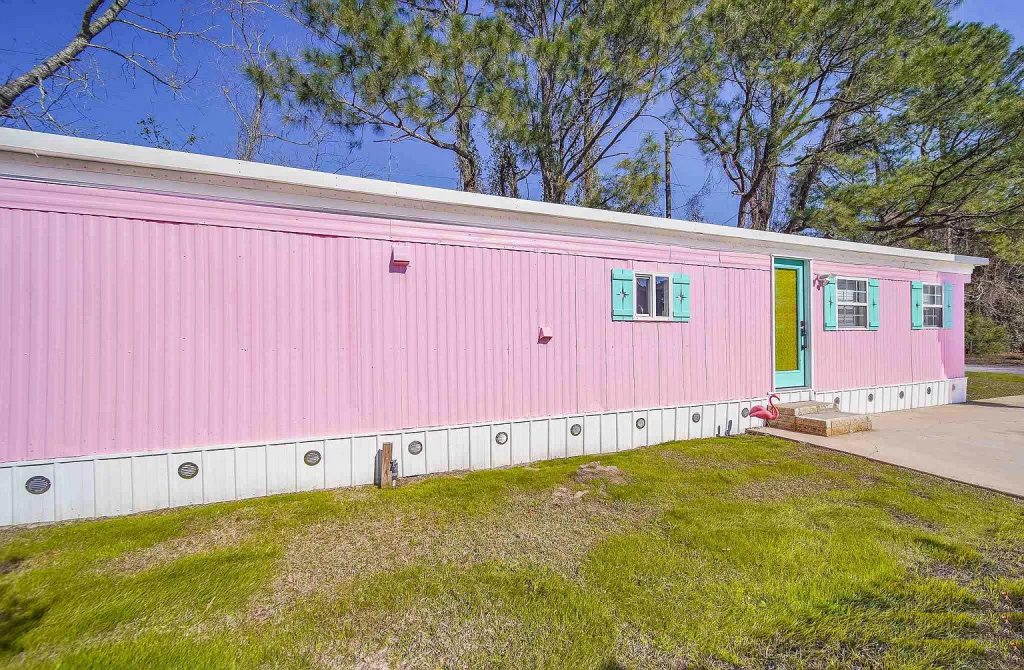 1972 Mobile Home with a Gorgeous Pink Color Palette