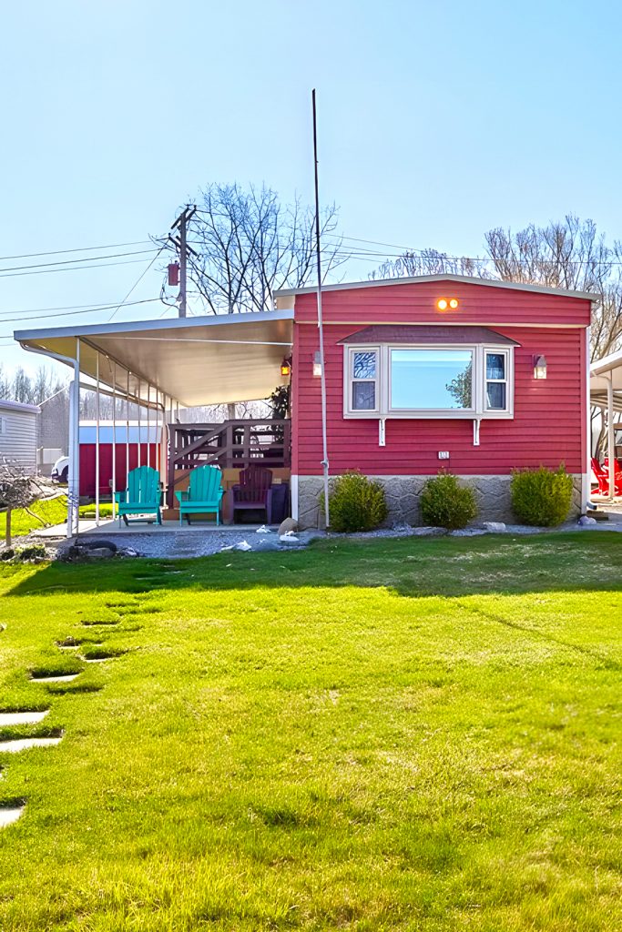 1979 Single Wide Mobile Home Makeover: Inspiring Interior & Exterior ...
