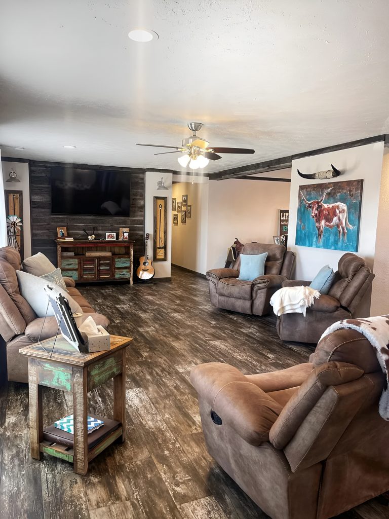 10 Mobile Home Farmhouse Living Room Decor Ideas