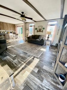 10 Mobile Home Farmhouse Living Room Decor Ideas