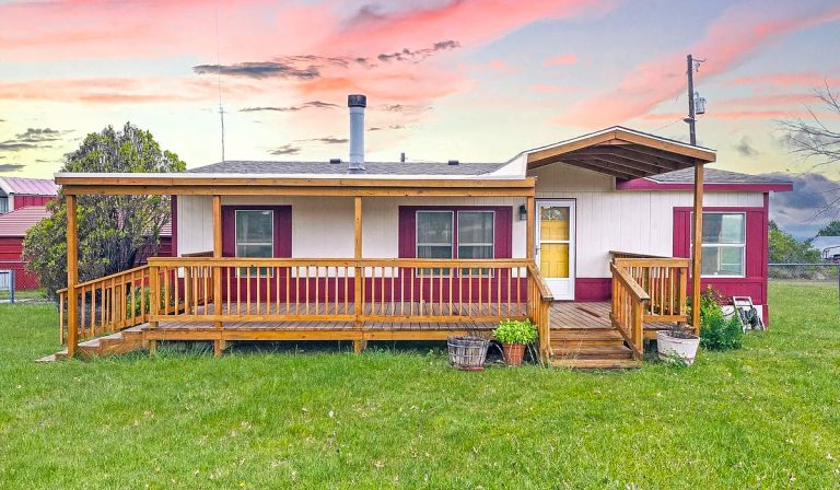 17 Double Wide Front Porch Ideas to Enhance Your Home's Curb Appeal