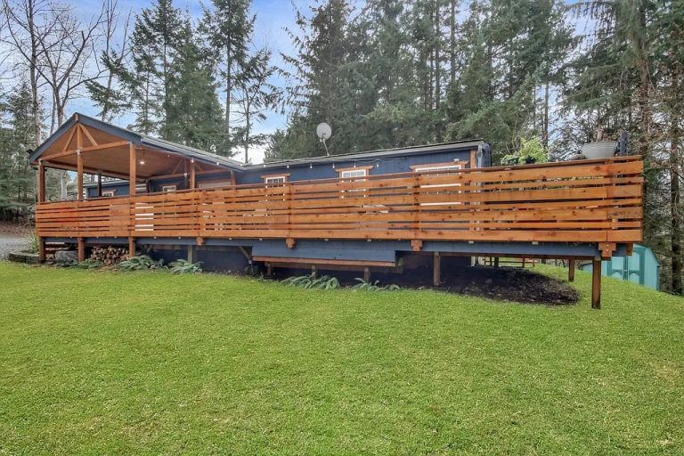 17 Double Wide Front Porch Ideas to Enhance Your Home's Curb Appeal