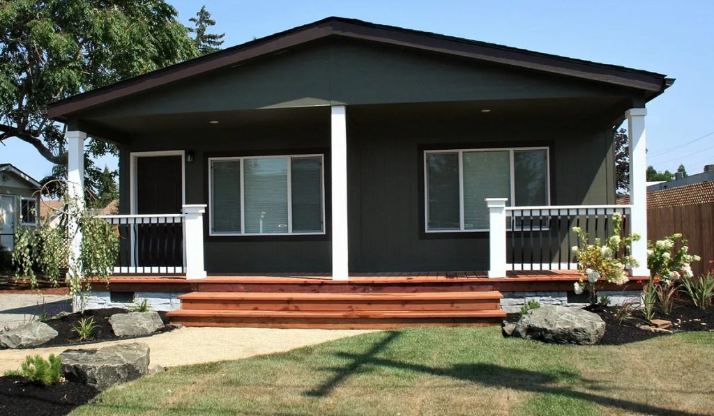 17 Double Wide Front Porch Ideas to Enhance Your Home's Curb Appeal