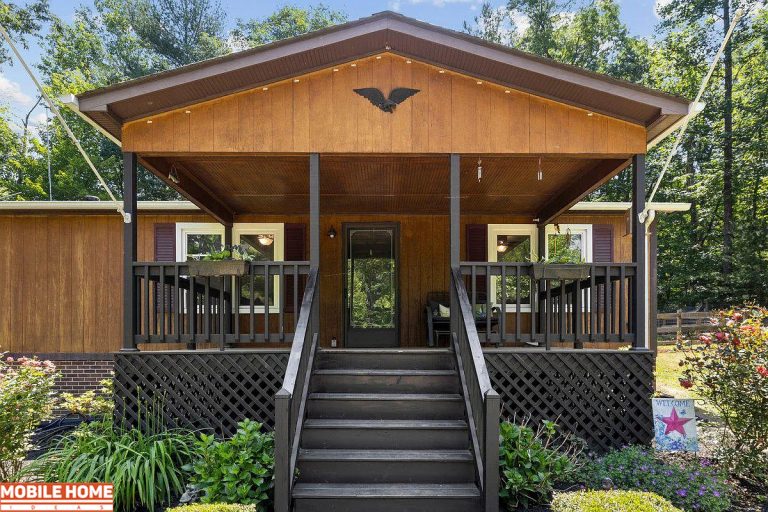 17 Double Wide Front Porch Ideas to Enhance Your Home's Curb Appeal