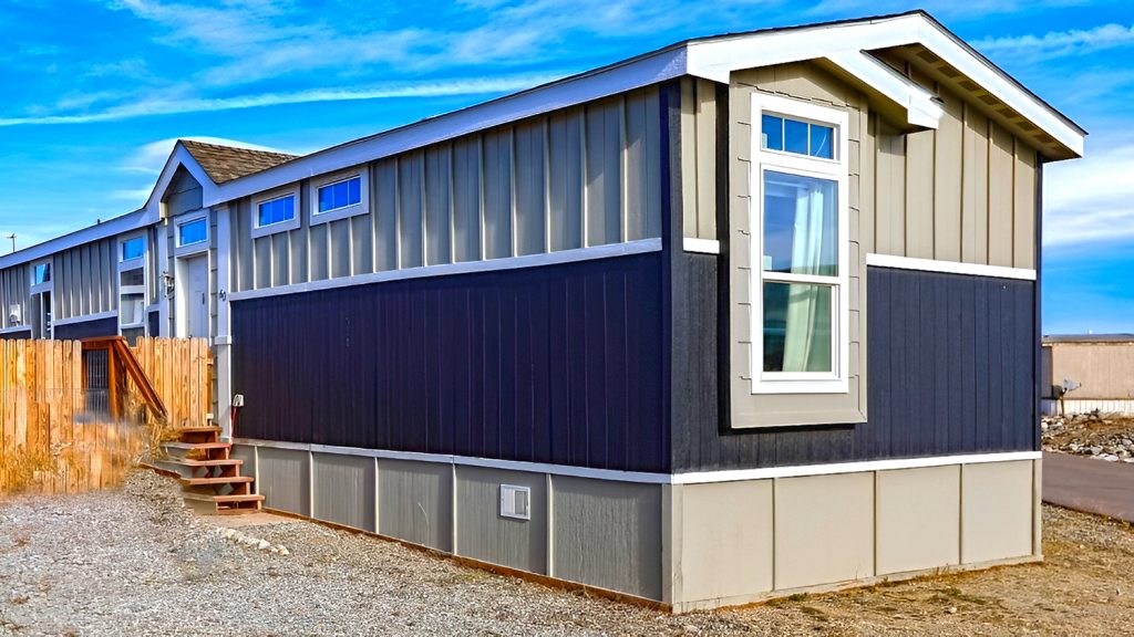 25 Modern Mobile Home Exterior Ideas to Enhance Curb Appeal