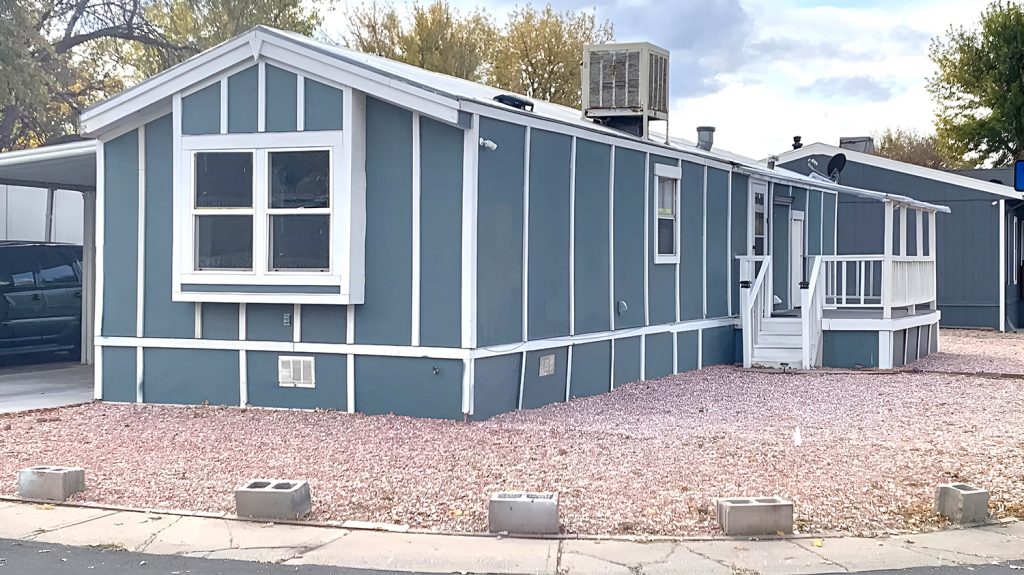 25 Modern Mobile Home Exterior Ideas to Enhance Curb Appeal