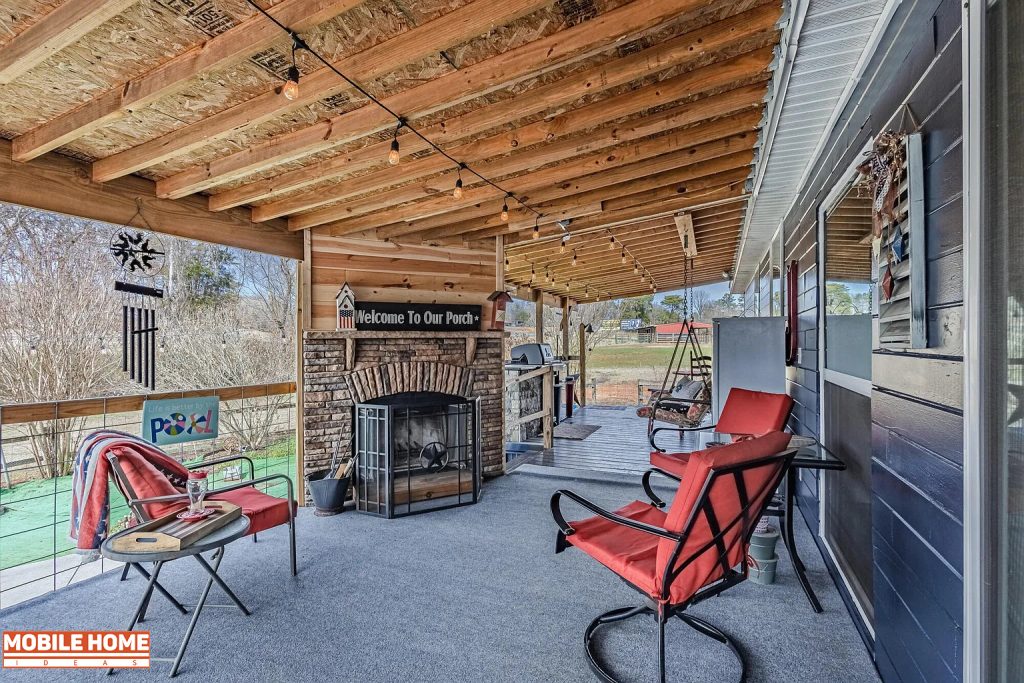 Inside a Spacious Double Wide Manufactured Home with Farmhouse Design