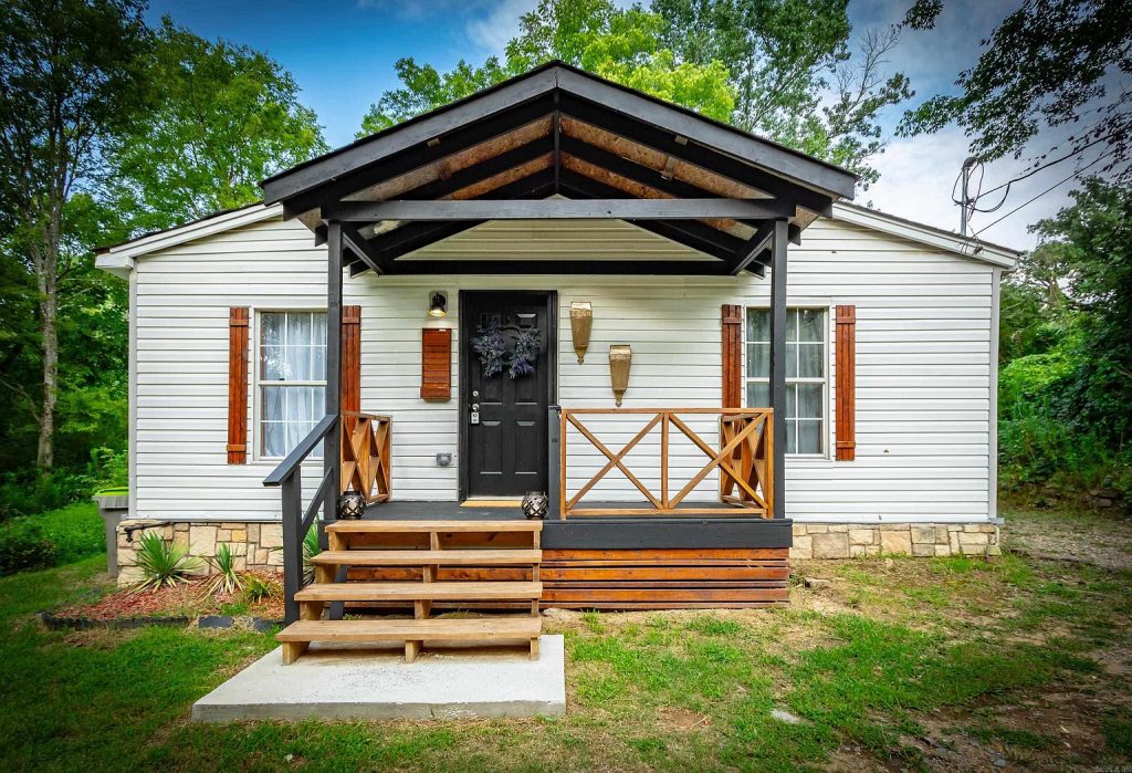 25 Modern Mobile Home Exterior Ideas to Enhance Curb Appeal