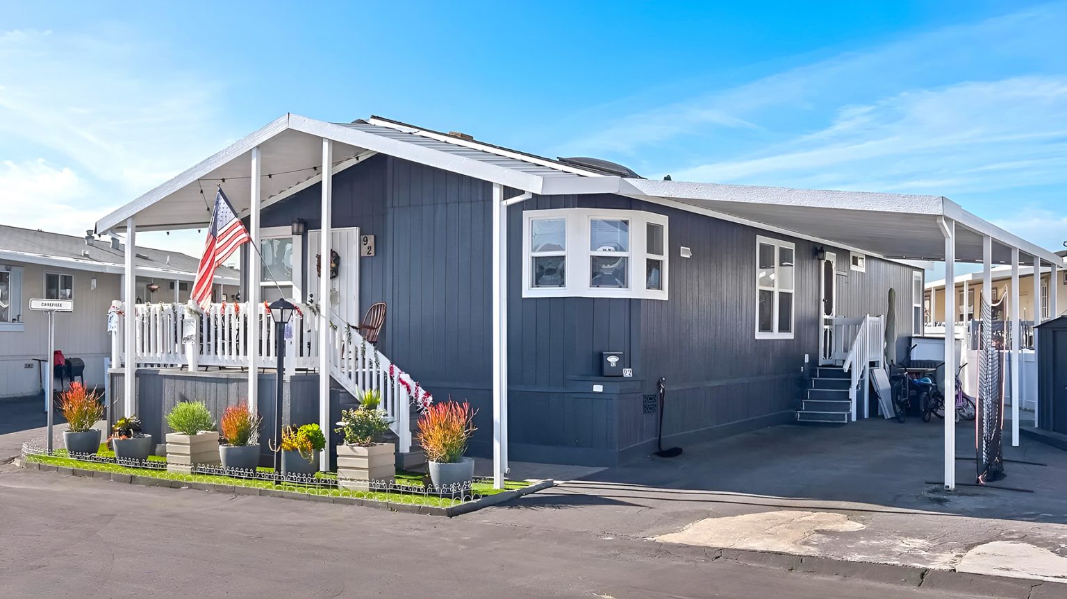 25 Modern Mobile Home Exterior Ideas to Enhance Curb Appeal