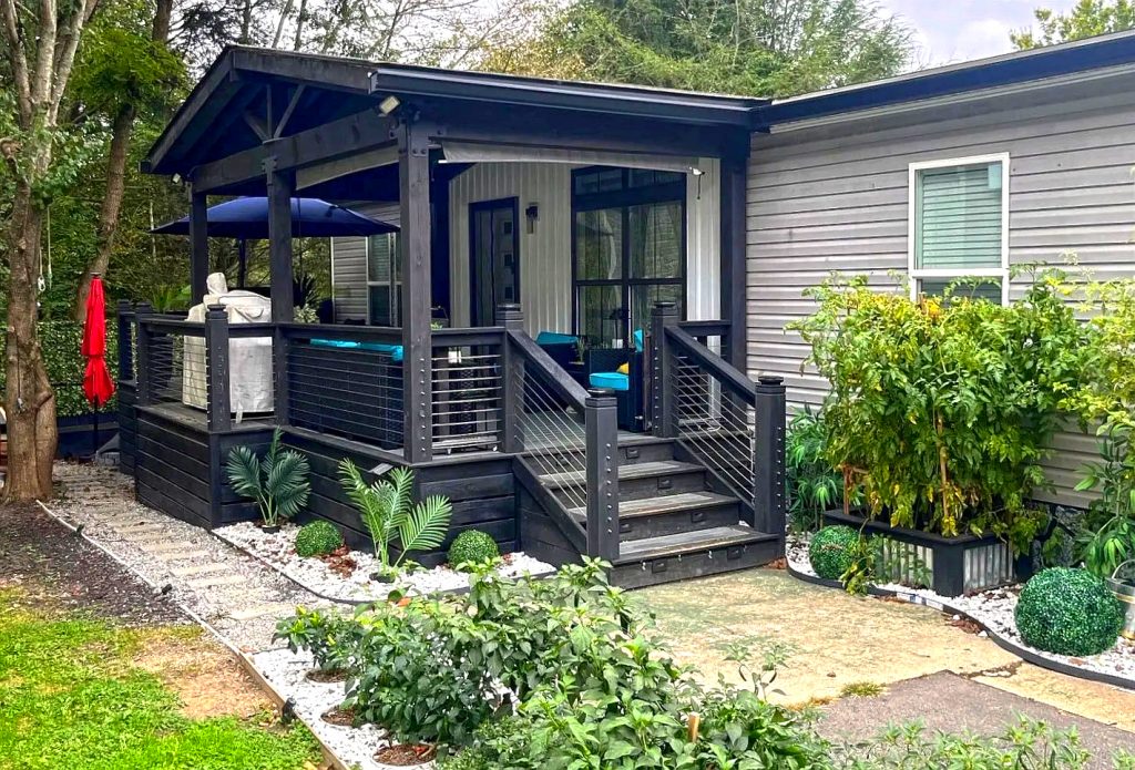 25 Modern Mobile Home Exterior Ideas to Enhance Curb Appeal