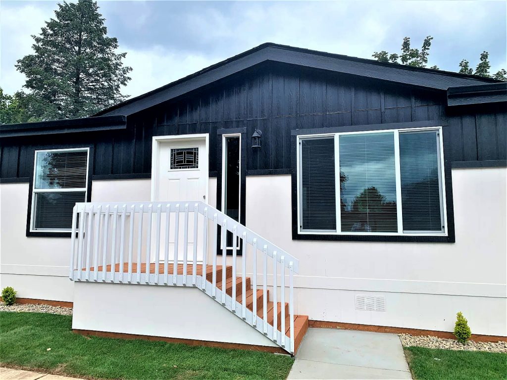 25 Modern Mobile Home Exterior Ideas to Enhance Curb Appeal
