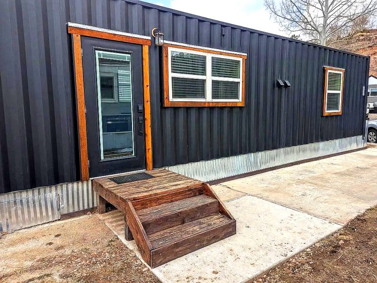 25 Modern Mobile Home Exterior Ideas to Enhance Curb Appeal