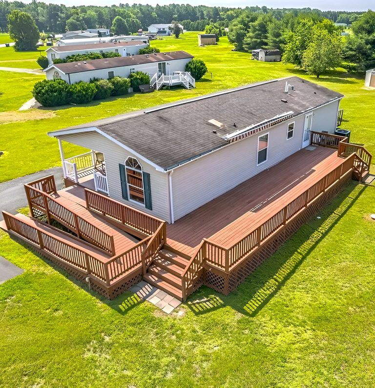 19 Double Wide Deck Ideas That Add Comfort, Charm, and Curb Appeal