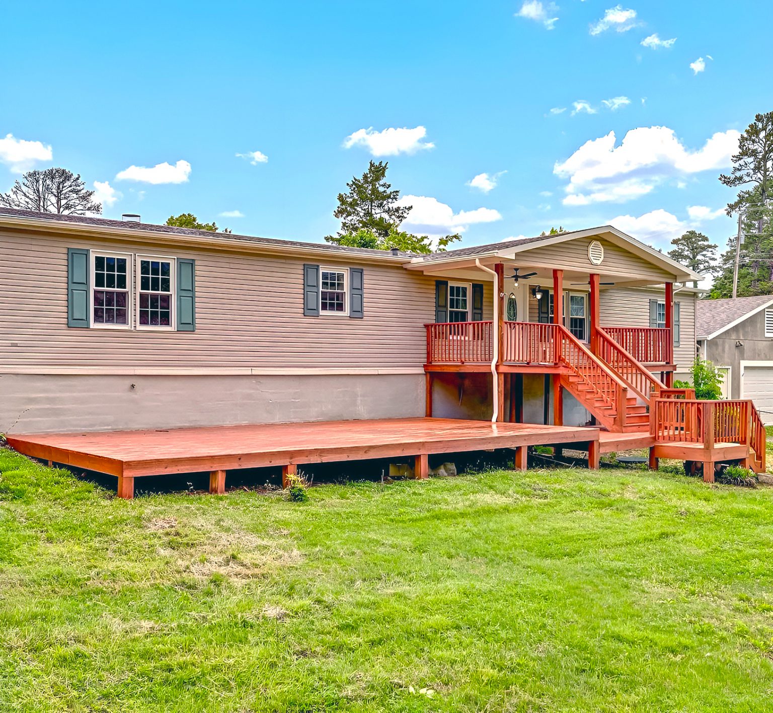 19 Double Wide Deck Ideas That Add Comfort, Charm, and Curb Appeal