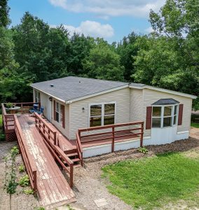 19 Double Wide Deck Ideas That Add Comfort, Charm, and Curb Appeal
