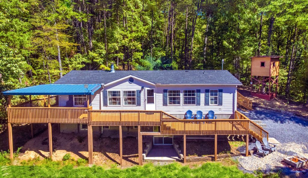 19 Double Wide Deck Ideas That Add Comfort, Charm, and Curb Appeal