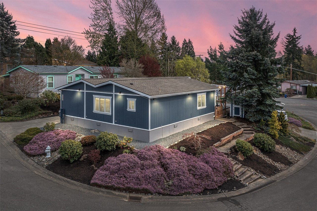 28 Double Wide Mobile Home Landscaping Ideas That Wow