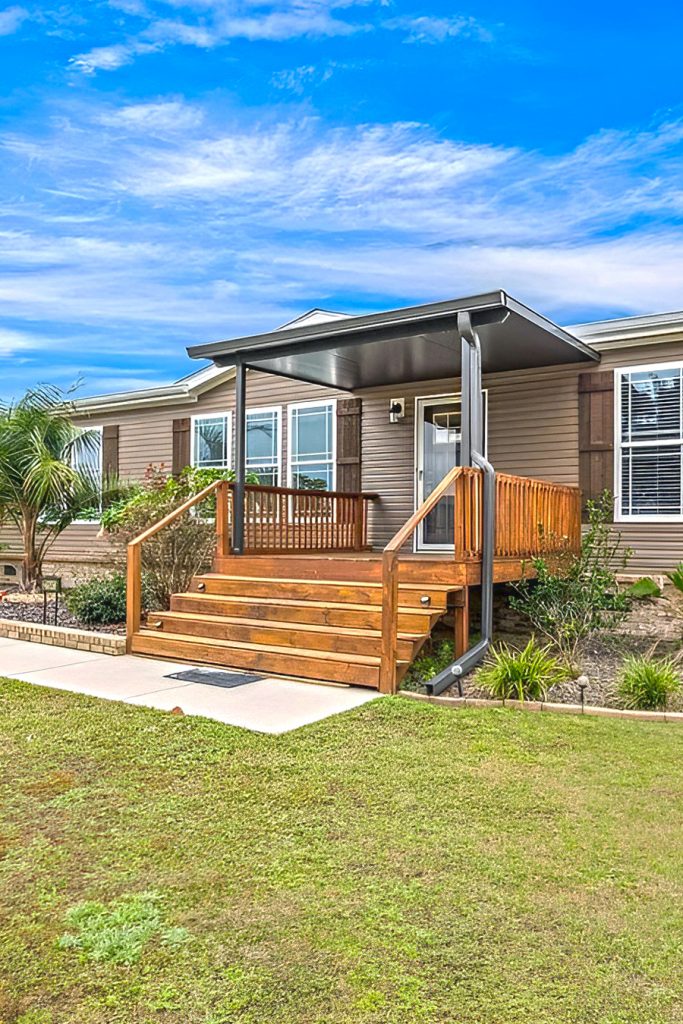 30 Mobile Home Porch Ideas That Instantly Boost Curb Appeal