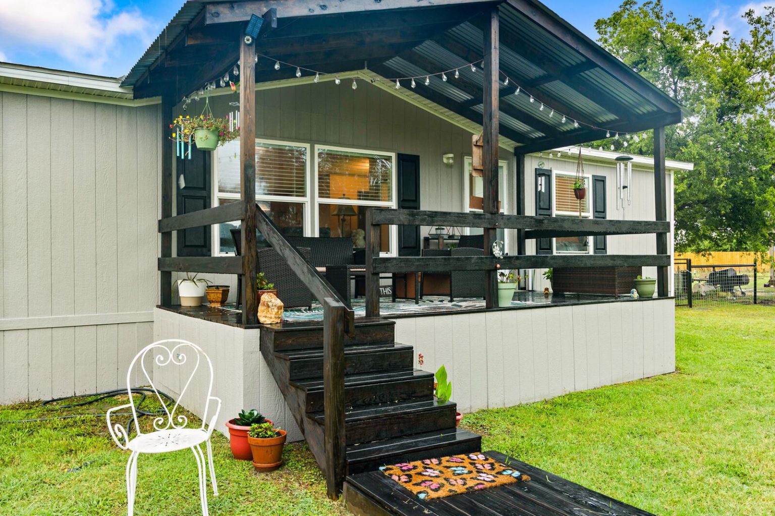 30 Mobile Home Porch Ideas That Instantly Boost Curb Appeal