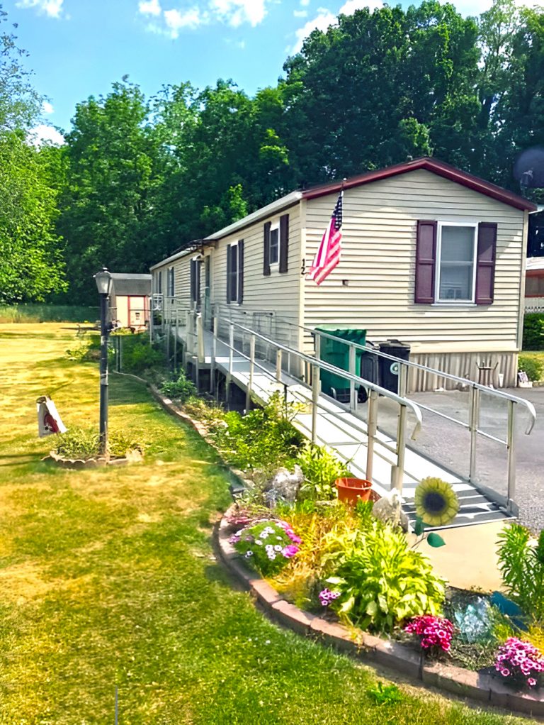 43 Inspiring Mobile Home Landscaping Ideas for Every Yard Size