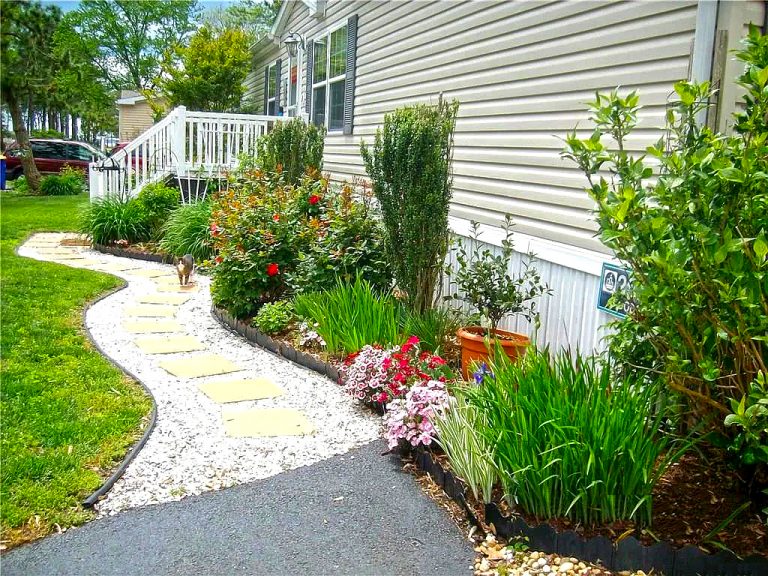 43 Inspiring Mobile Home Landscaping Ideas for Every Yard Size
