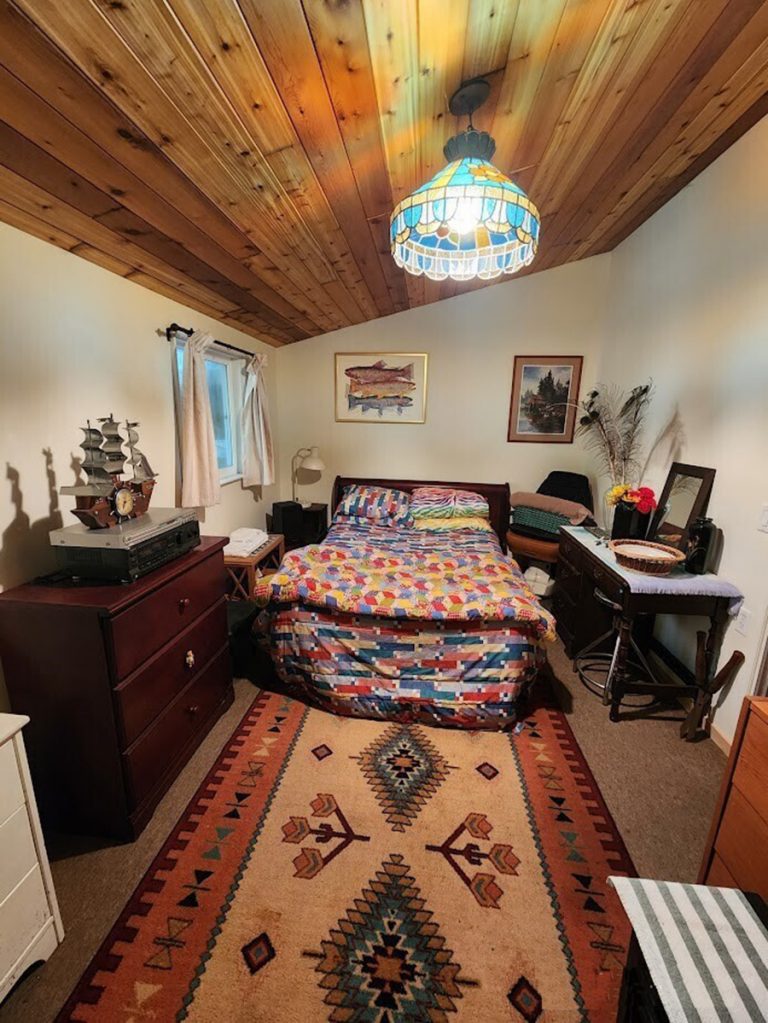 Step Into a Cozy 1980 Trailer Home: Inspiring Interior & Exterior Makeover