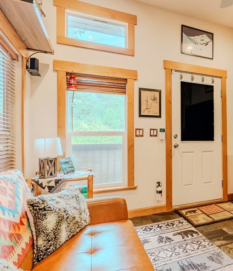 How to Make Your Mobile Home Look Like a Cozy Cabin Retreat