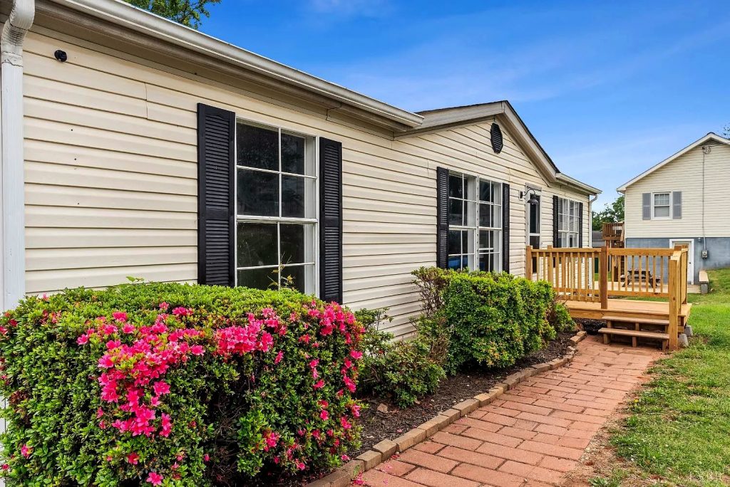28 Mobile Home Walkway Ideas That’ll Instantly Boost Curb Appeal