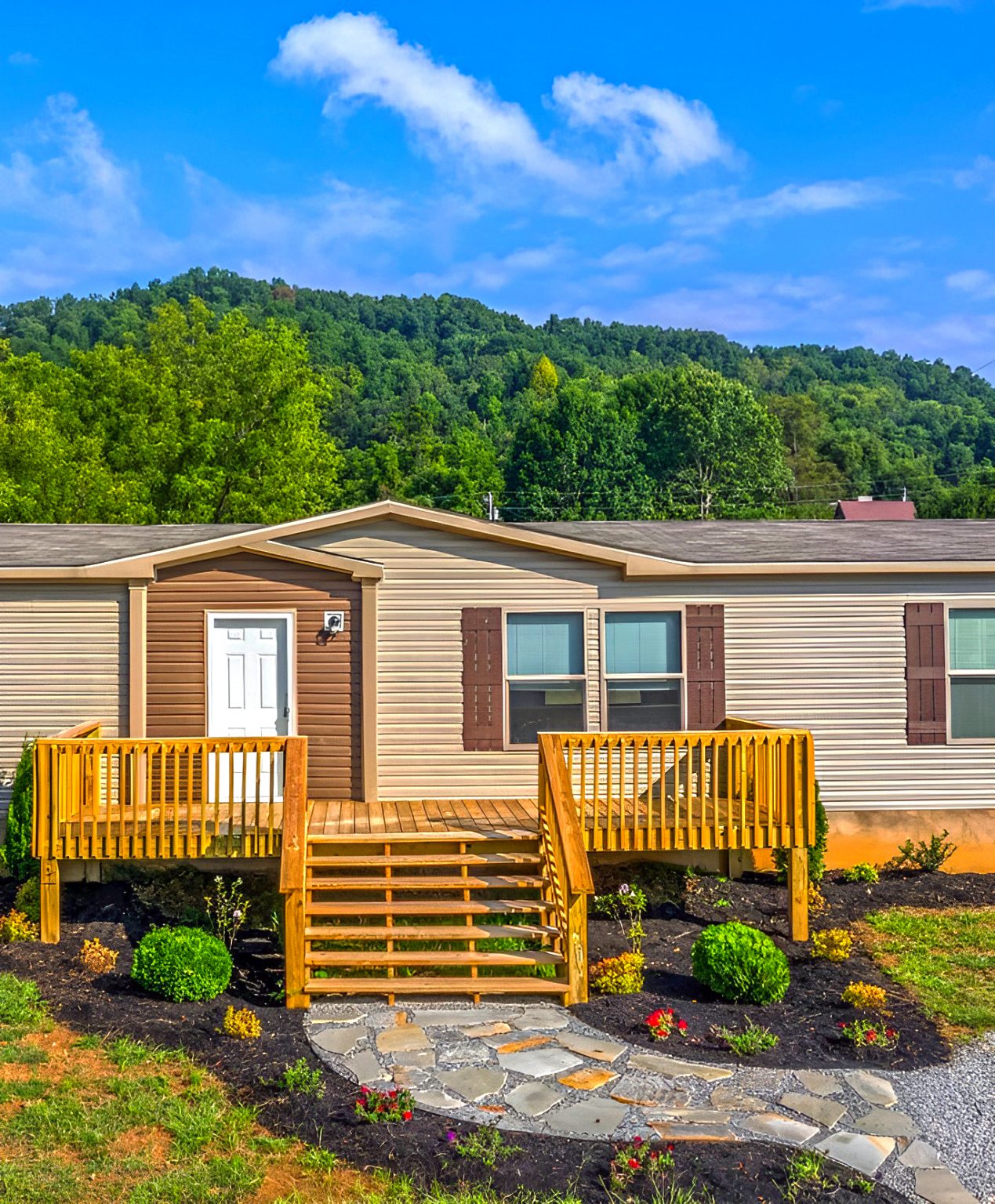 28 Mobile Home Walkway Ideas That’ll Instantly Boost Curb Appeal
