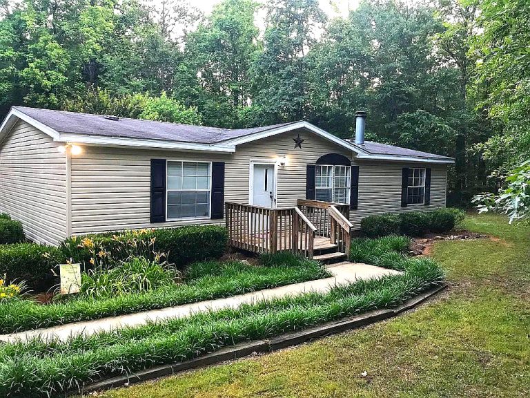 28 Mobile Home Walkway Ideas That’ll Instantly Boost Curb Appeal