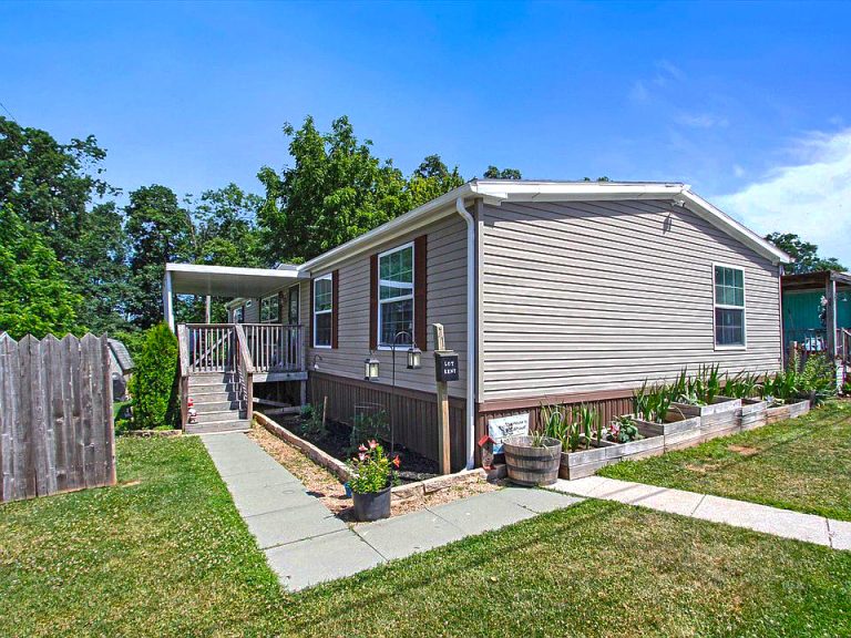 28 Mobile Home Walkway Ideas That’ll Instantly Boost Curb Appeal