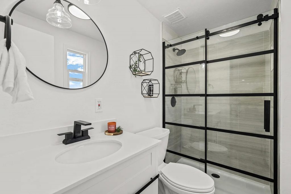 Inside the Single Wide Mobile Home That Look Like a House