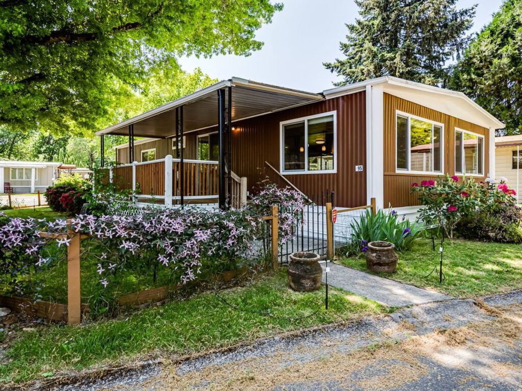 25 Mobile Home Outdoor Ideas That Boost Charm in a Big Way