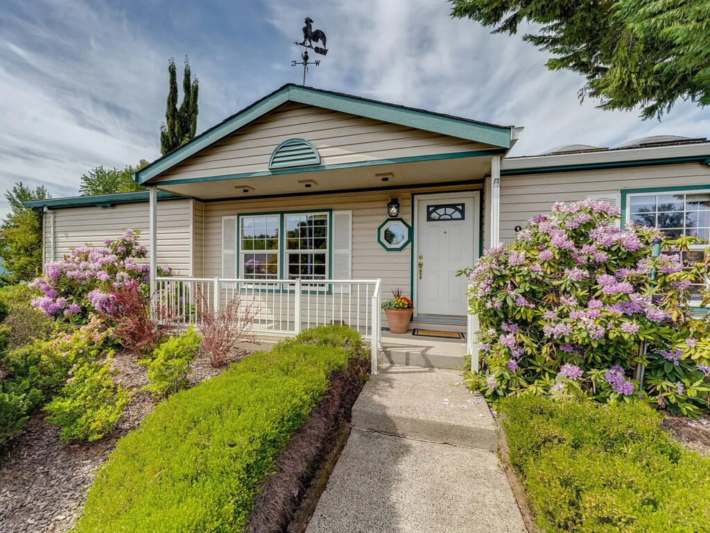 30 Mobile Home Landscaping Ideas That Look Expensive (But Feel Easy)