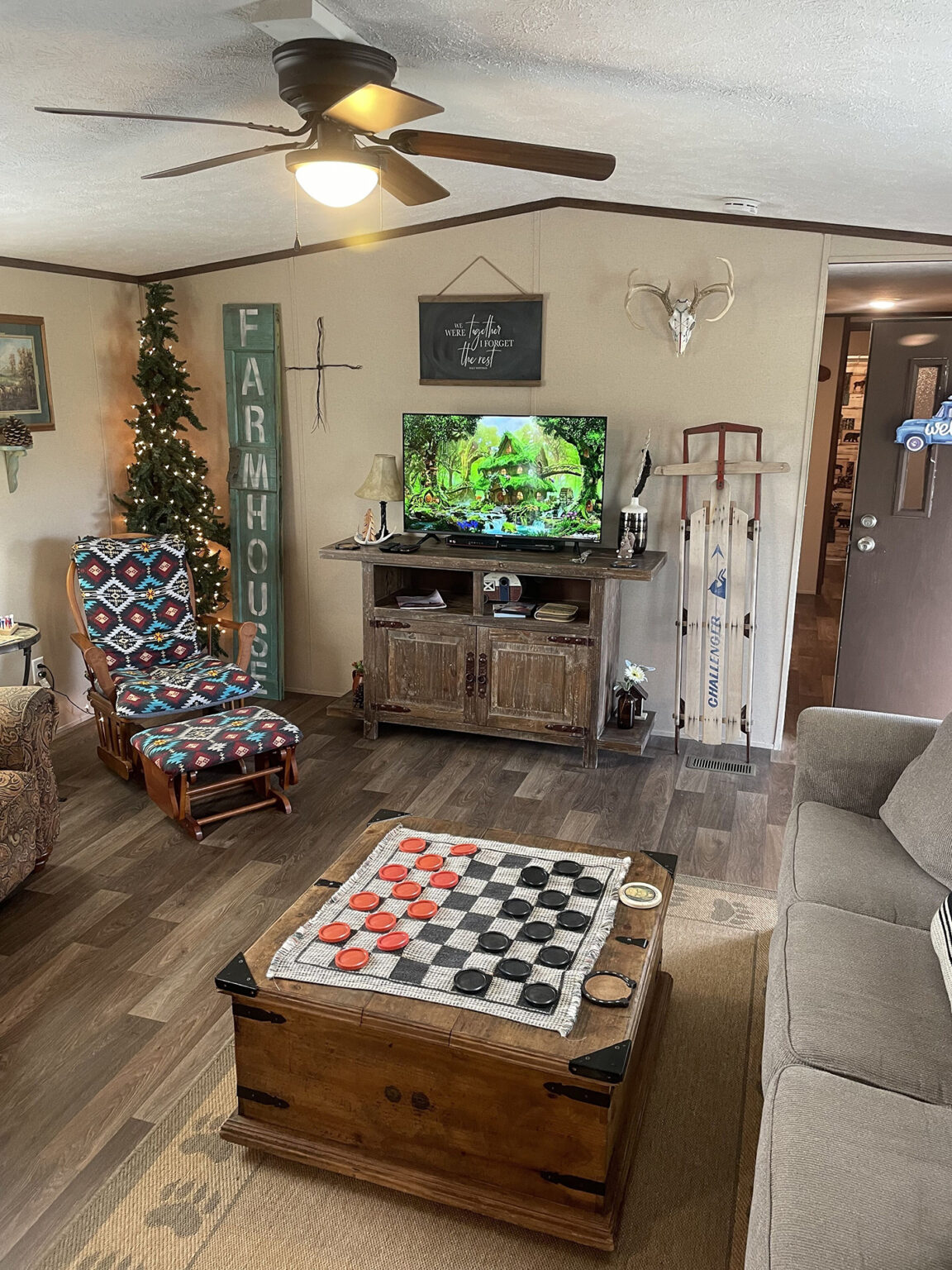 25 Mobile Home Decorating Tips That Make Small Spaces Feel Stylish ...